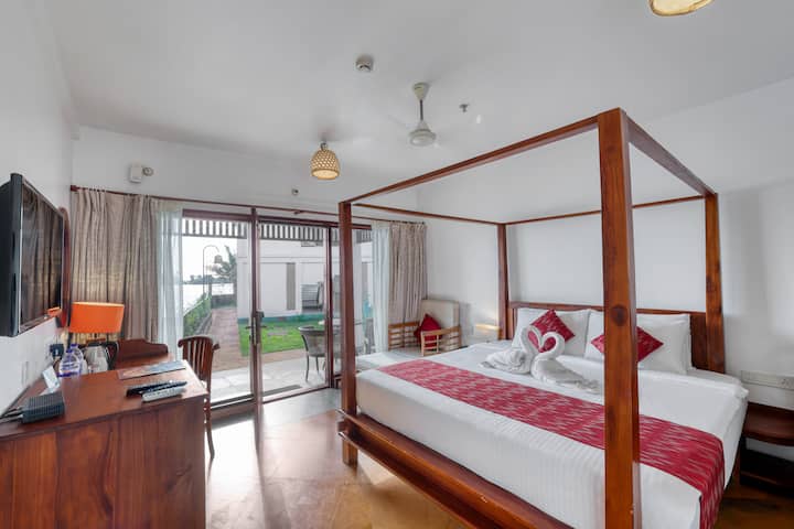 Tranquil Suite By The Backwaters W/ Shared Pool - Alappuzha