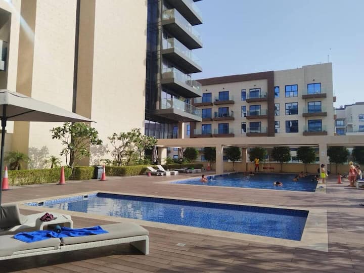 2br In Saadiyat Island - Sea Views - Pool- Parking - Abu Dhabi