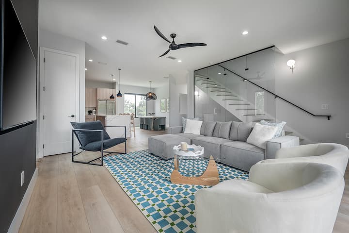 Designer Heights Home - Tampa