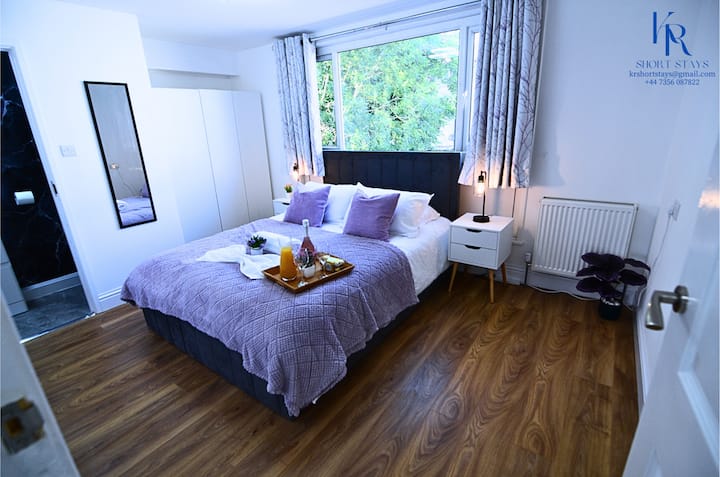 Excellent 6 Bdr - Contractors & Family 20% Off - Stevenage