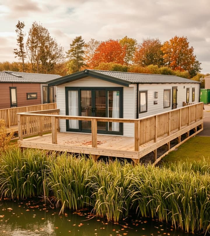 Lakefront Retreat Lodge- Fishing Lakes - Helmsley