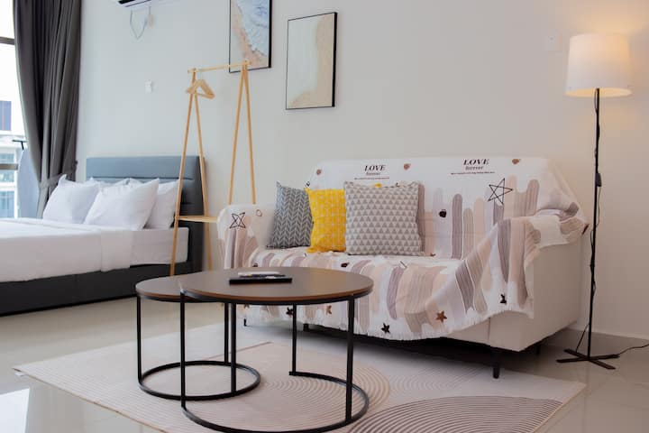 Mount Austin Ikea Aeon 10 Mins -Pool View- C117 - Johor Bahru