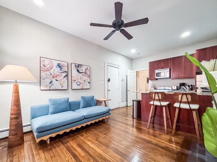 First Floor, W/d, Hospitals, Dining, More - Bay Village - Boston