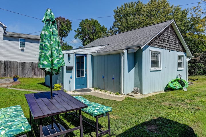 Boatyard Cottage - Waterfront Marina Retreat - Dundalk, MD