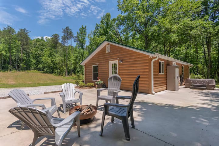 Whispering Deer Cabin - Travelers Rest, SC