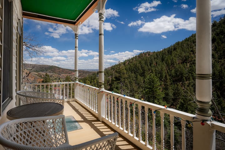 Borders Manitou Incline*cog Railway*creek*hot Tub - Manitou Springs, CO