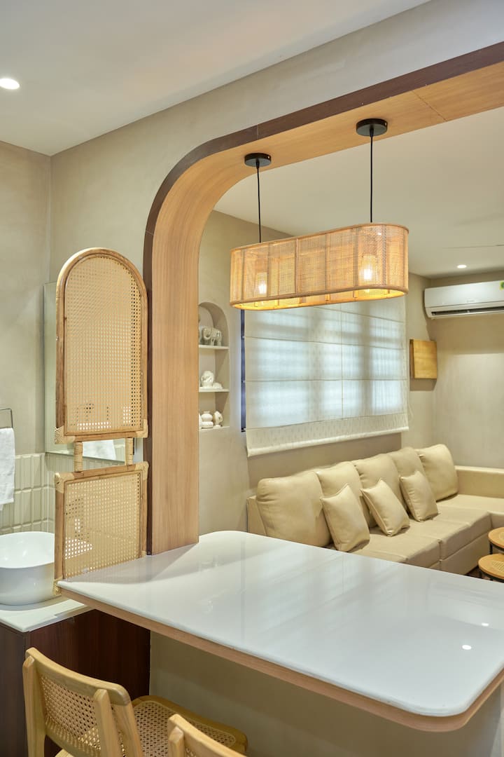 Cane Retreat/modern & Aesthetic 2bhk By Reach Home - Kochi
