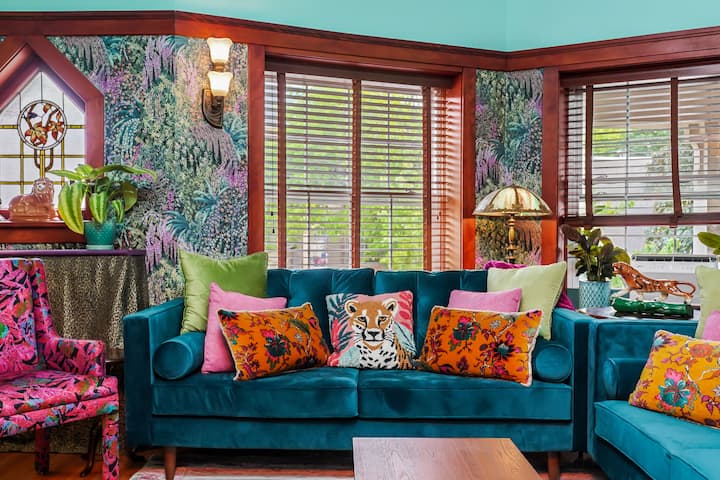 Vintage Chic | Red Line, Green Mill, Magic Lounge - Chicago