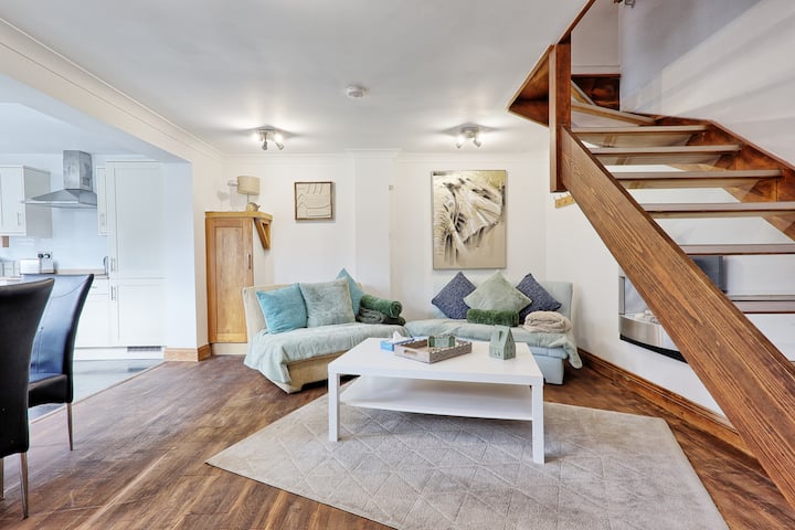Stylish 2-bed Home Near Brentwood High Street - Brentwood