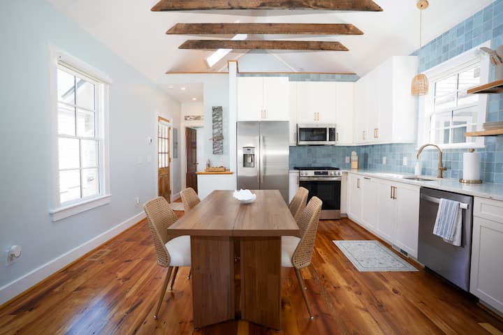 Little Blue Cottage - Raleigh, NC