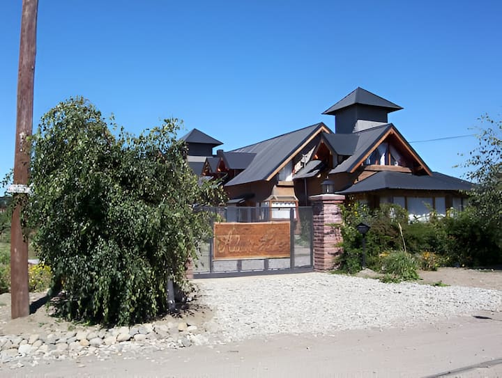 Cabaña Grande Con Comodidades Y Plena Tranquilidad - San Carlos de Bariloche