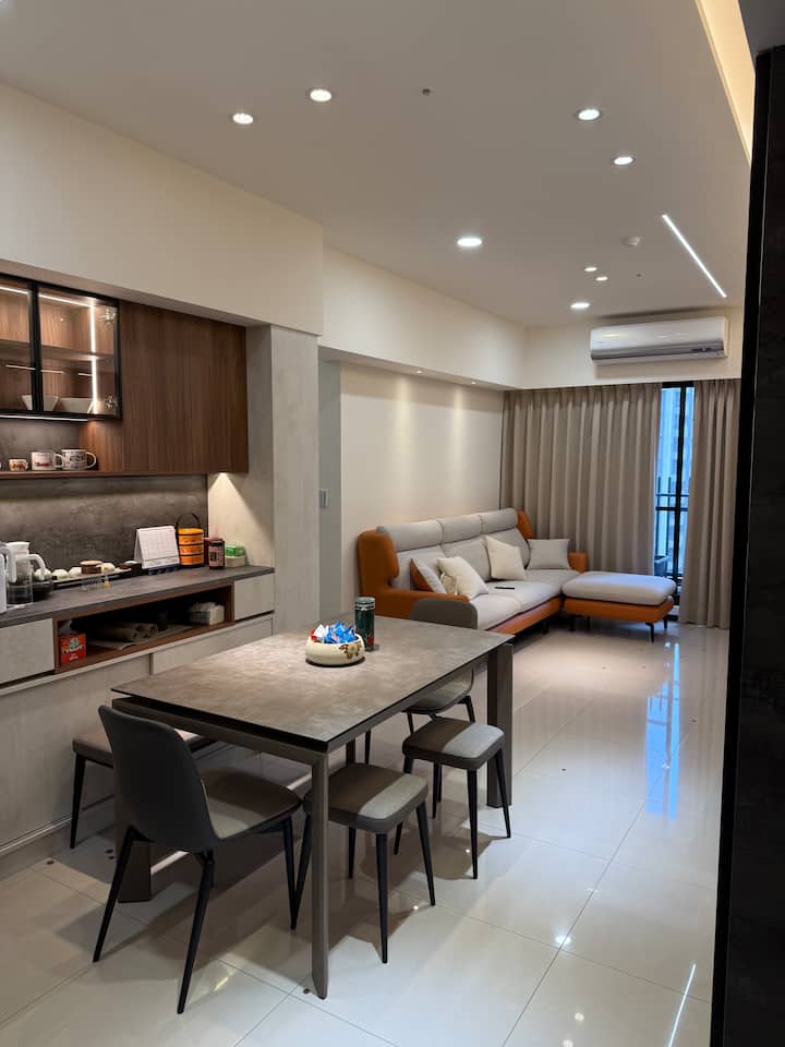 泊岸拾光
(Harbor Light Residence) - Taichung City