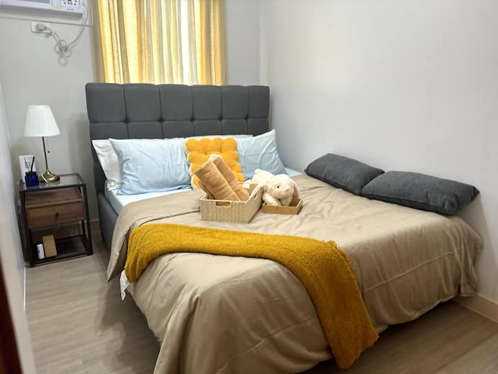 Big Cozy South Suite | Relaxing Stay In Sta. Rosa - Biñan