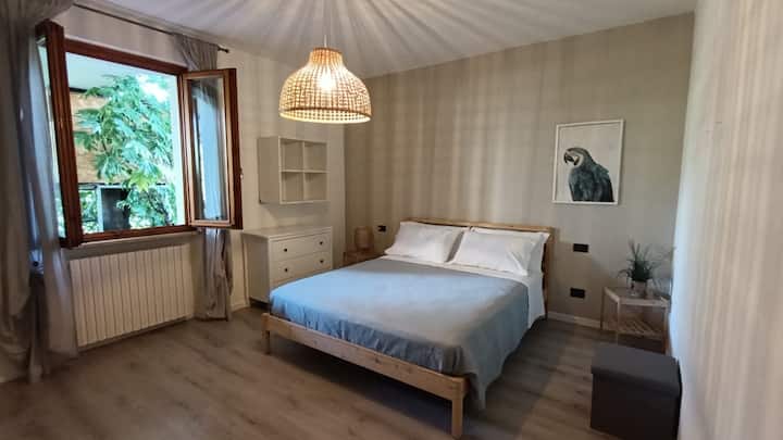 Domus Siana - 
Garden & Private Parking - Sirmione