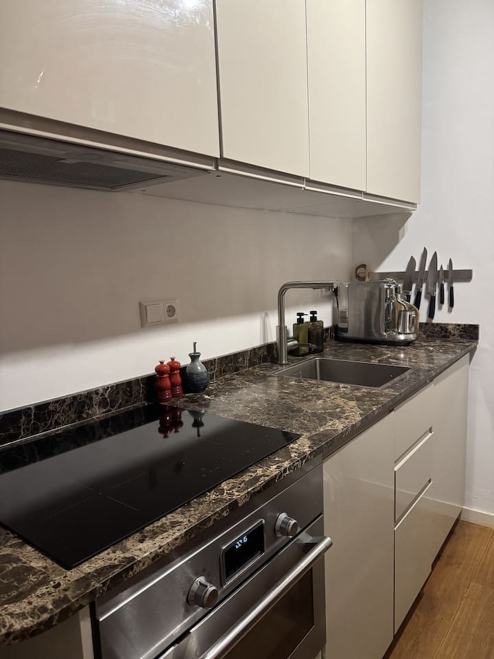 Peaceful Apartment In Amsterdam’s Vibrant Jordaan - Amsterdam