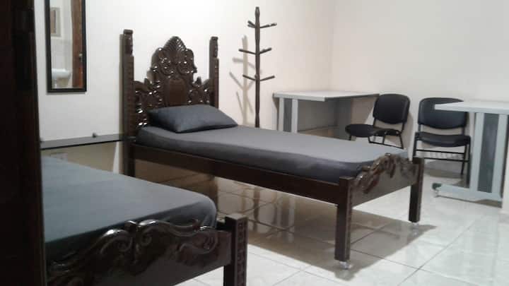 Quarto Em Pousada Região Central - Campo Grande