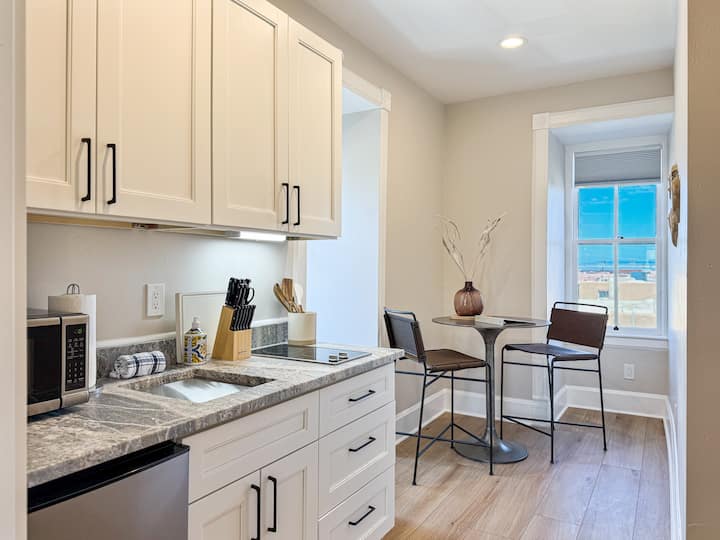 Globe Mallow Suite- Prime Location- Railyard Arts - Santa Fe, NM