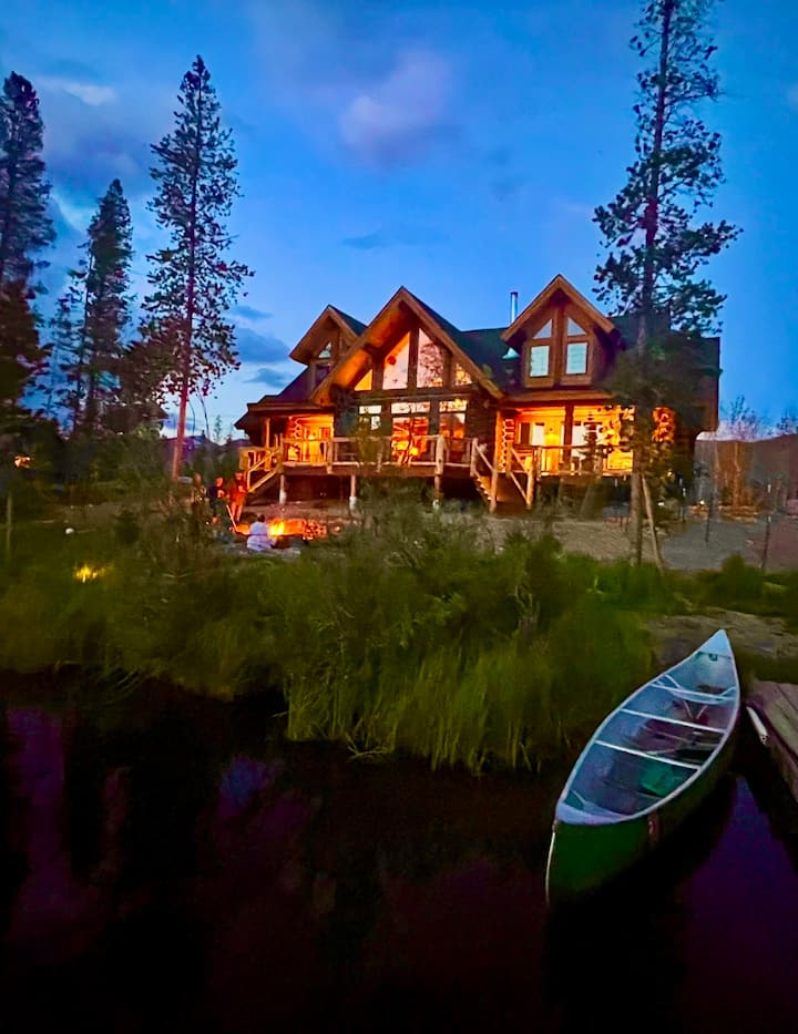 New! Large Lakefront Log Cabin With Beach & Boats - Grand Lake, CO