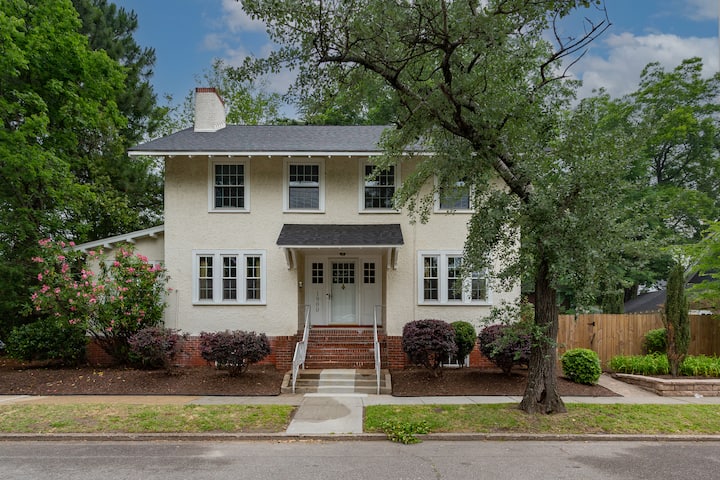 111) Massive 6 Bedroom In A Great Neighborhood! - Portsmouth, VA
