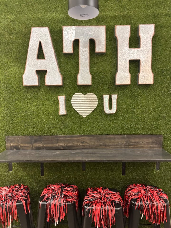 2 Bedroom - Walk To Sanford Stadium! - Athens, GA