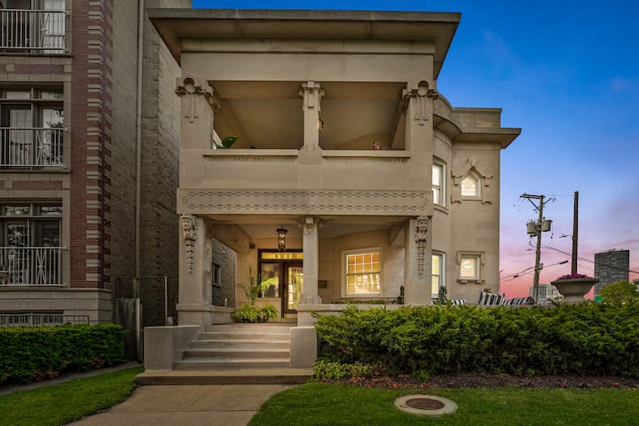 Maximalist Manor | Dine, Shop, Music, Magic - Evanston, IL