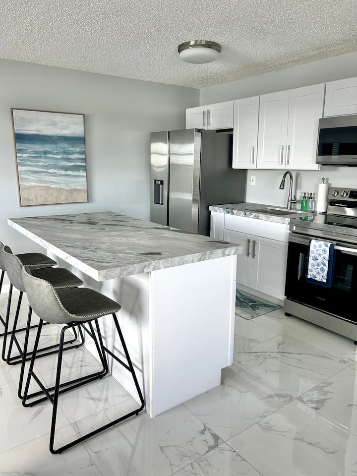 Twin Palms Canal Front - Big Pine Key, FL