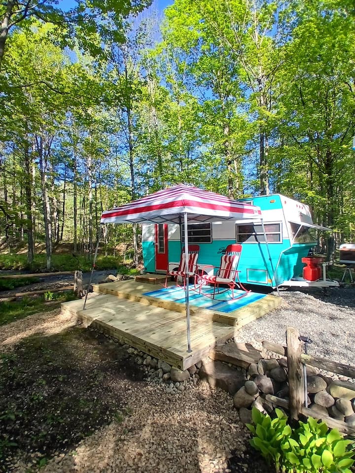 Seventies Serenity '74 Shasta Retro Vintage Camper - Adirondack Mountains