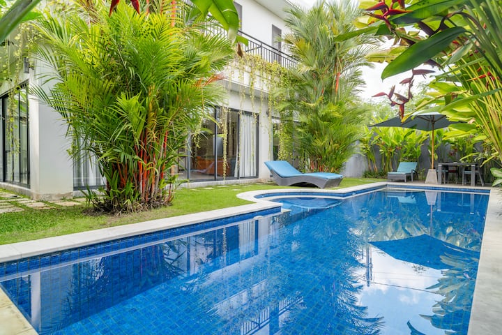 Spacious Villa In Canggu - Walk To Berawa Beach - Bali