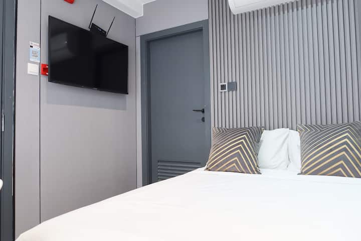 Easy Access City Room Suite@ Somerset/orchard Area - Singapore