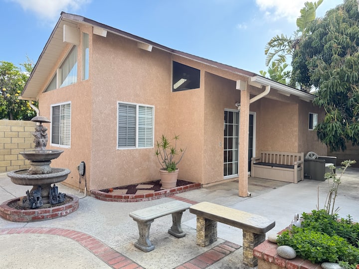 Entire Detached Guest Suite + Free Parking & Wifi - Orange County, CA