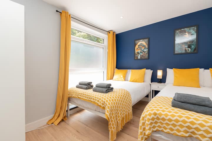 Open Mind Property - 4 Bedroom Flat & Free Parking - Bournemouth