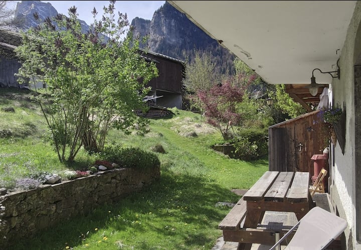 Spacious 3 Bedroom Flat In Old Farm House. - Sixt-Fer-à-Cheval