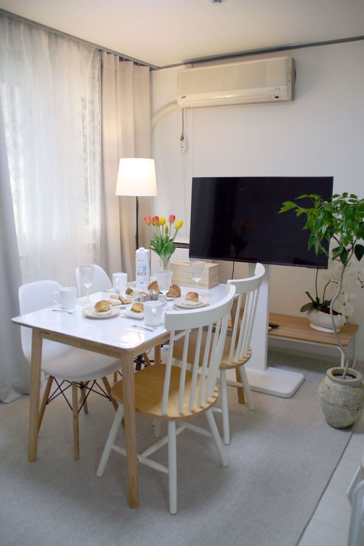 신촌역5분•홍대·명동·경복궁•깨끗하고 조용한 숙소•짐보관•1층단독사용•방3개•에어컨4대 - Seoul