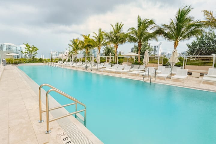 Beach Vibes At 72 Park - The Bahamas