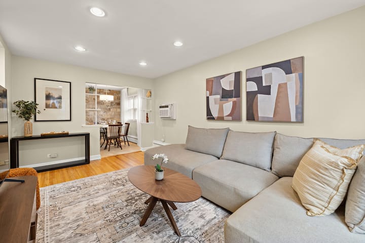 New Cozy • King Bed • Free Parking • Family-ready - Skokie