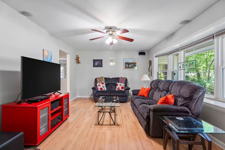 Relaxing Home W/ Fire Pit, Porch & Fenced Yard - Apex, NC