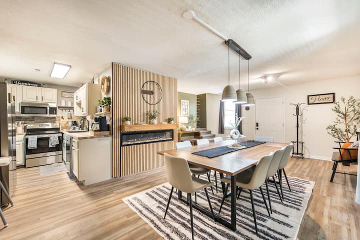 Charming Farmhouse Getaway 7 Beds - Warner Robins, GA