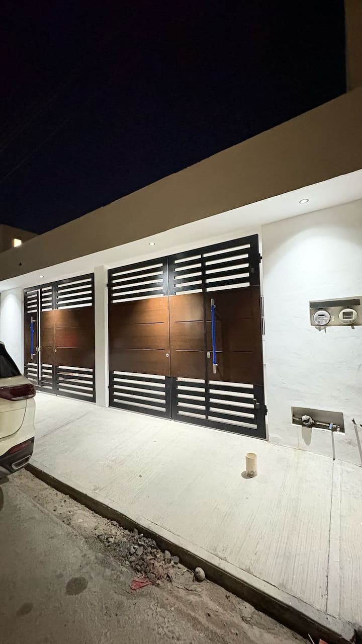 Mere Miramar
4 Habitaciones 2 King 2matrim
3 Baños - Tampico