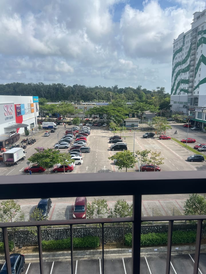 Azumi Familystay–3 Rooms•2 Parking•private End Lot - Johor