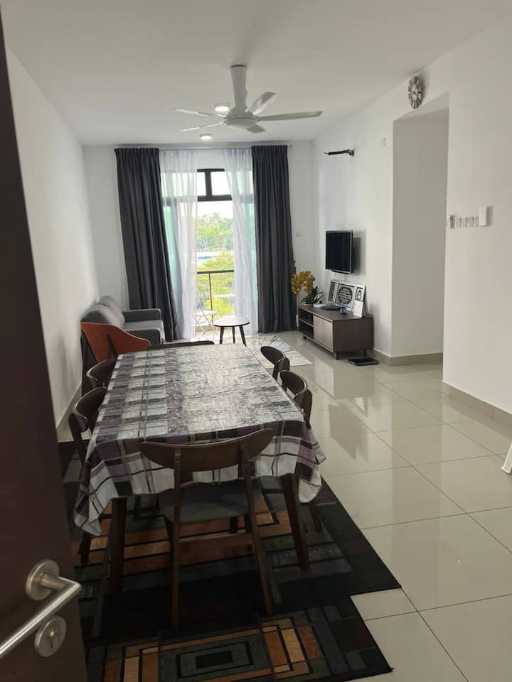 Azumi Familystay–3 Rooms•2 Parking•private End Lot - Johor