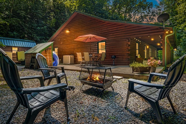 Private Cabin W/ Hot Tub – Near Park & Downtown - Bryson City, NC