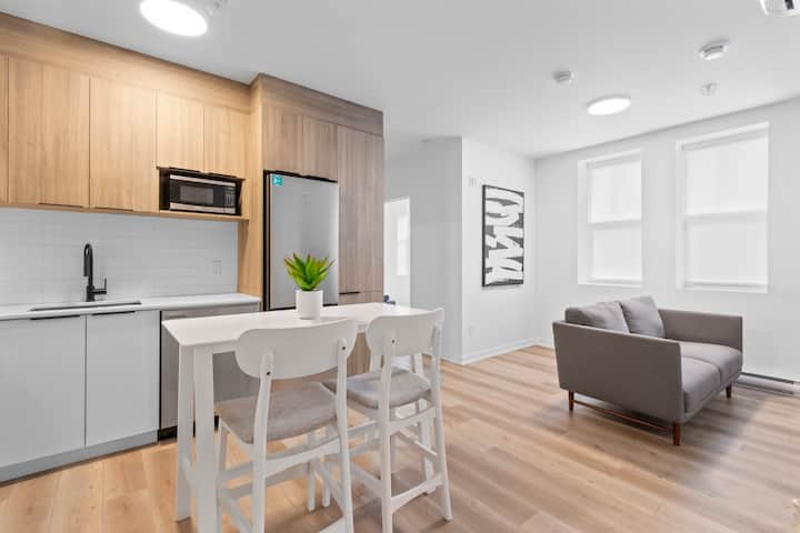 Urban Nest 2 Br Downtown Atwater Metro Station - LaSalle