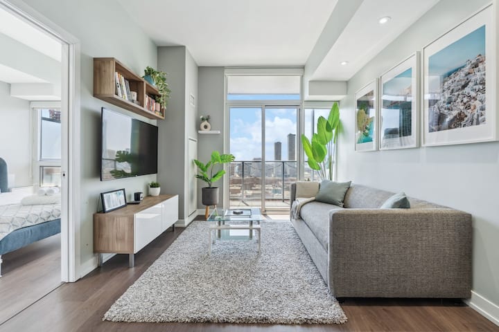 Prime Downtown Condo | St. Lawrence | Parking - Toronto