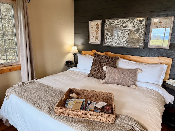 Botanist's Bungalow - Homer, AK