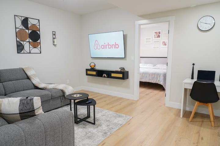 Luxury 2 Bed Suite: Close To Airport, Dt & Rockies - Calgary