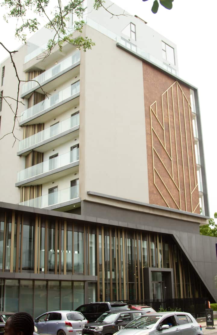 Luxe Living At The Lennox–prime Location & Comfort - Accra