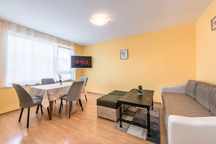 Edelweiss Apartment With Garage - Varna