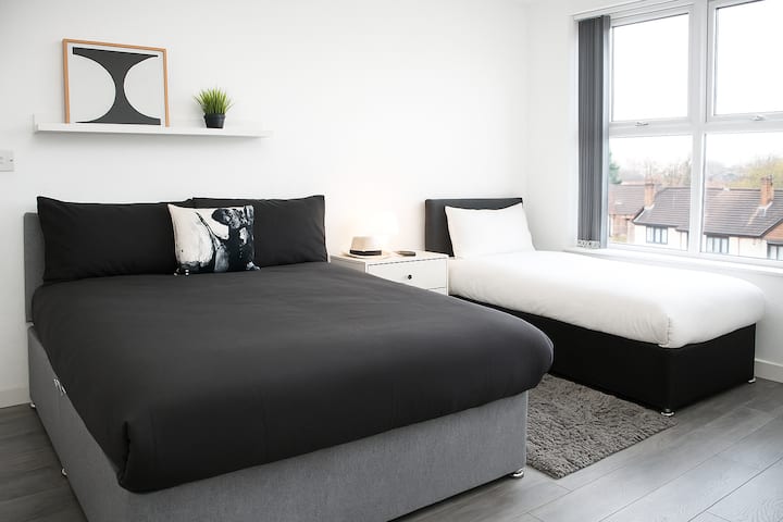 Double Room • Near Transport • Shared Home •Wifi - Liverpool
