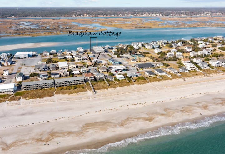 Cozy Topsail Beach Cottage,  Easy Beach Access - Topsail Beach, NC