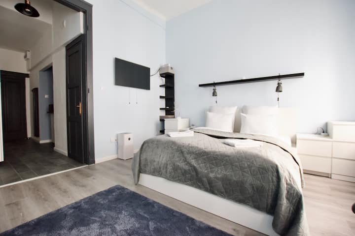 Standard Apartment By Hi5- Bacsó Studio - Budapest